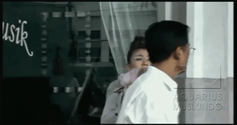 Buang-duit GIFs - Get the best GIF on GIPHY