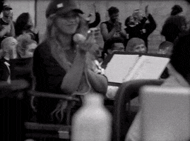 Beyonce Clapping GIFs - Find & Share on GIPHY