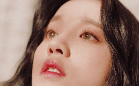Oh My God Yuqi GIF by (G)I-DLE - Find & Share on GIPHY