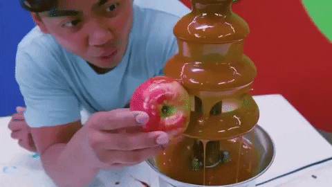 Eating Caramel Apples GIFs - Find & Share on GIPHY