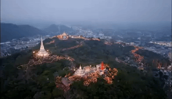 กลาง (Central) GIFs on GIPHY - Be Animated