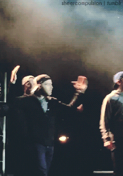 Standing-apart-from-the-rest-of-the-team GIFs - Get the best GIF on GIPHY