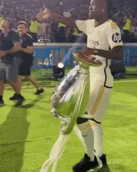 Vini Real Madrid GIFs - Find & Share on GIPHY