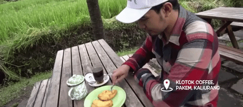 Pisang Goreng GIFs - Get the best GIF on GIPHY